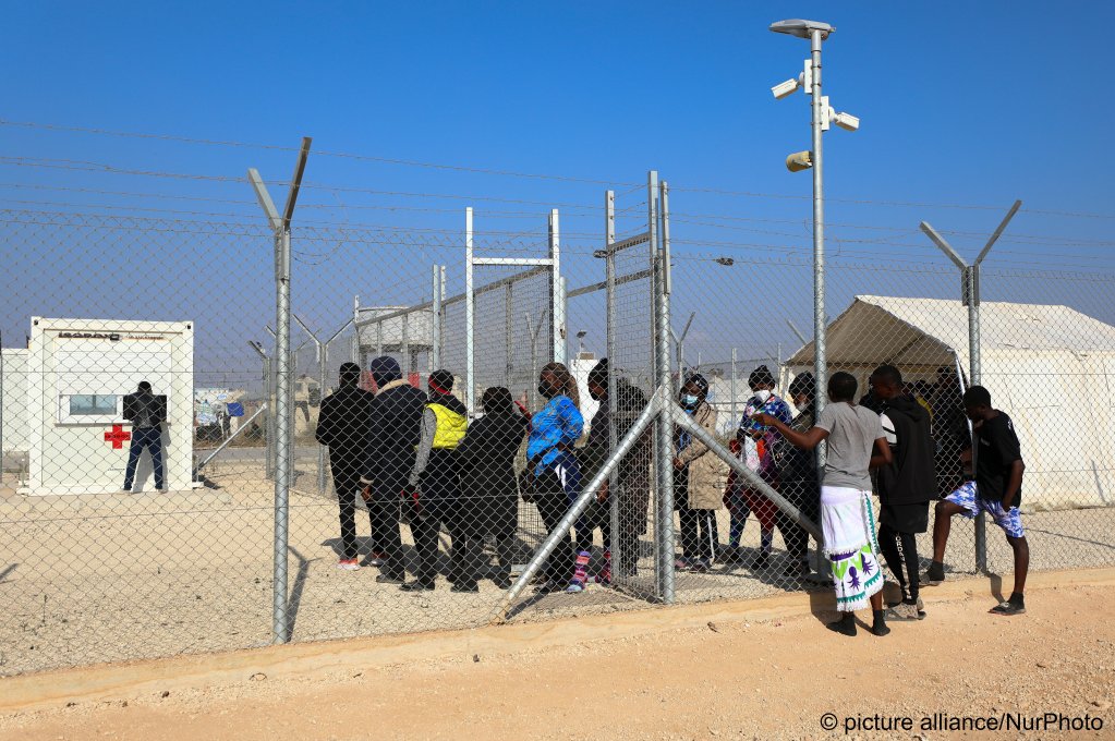 Riot police fire warning shots at migrants in Cyprus - InfoMigrants