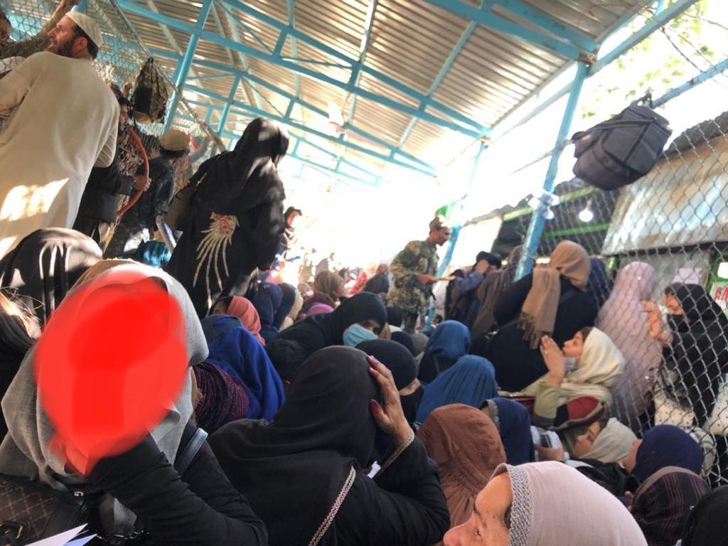 Fereshta, Afghane coincée au Pakistan : "Je ne me sens pas en sécurité ...