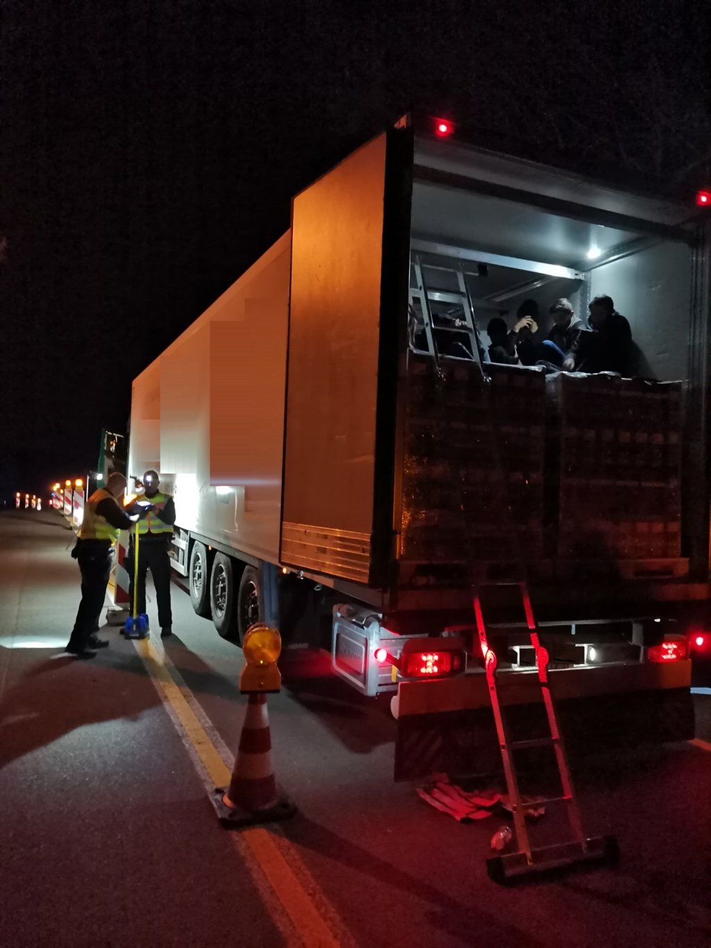 Germany: 28 migrants smuggled in refrigerated truck, suspects arrested ...