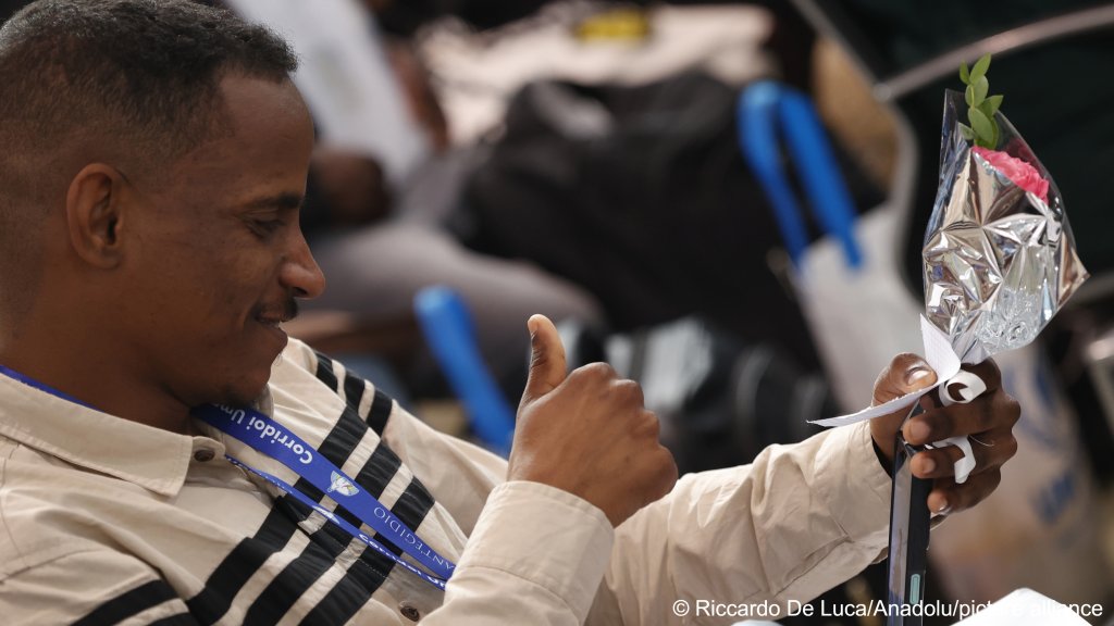 Nearly 100 refugees transferred from Libyan detention centers to Rome ...