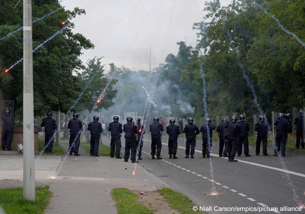 Ireland: Police arrest 19 following anti-migrant protests - InfoMigrants