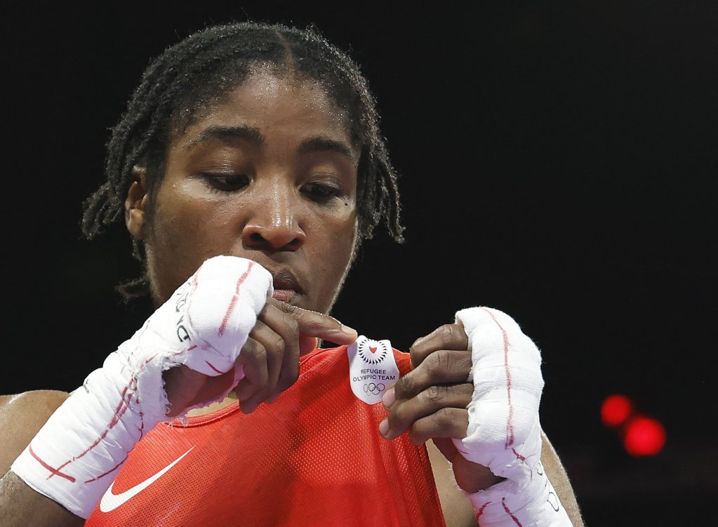 JO 2024 : la boxeuse de l’équipe des réfugiés Cindy Ngamba remporte une ...