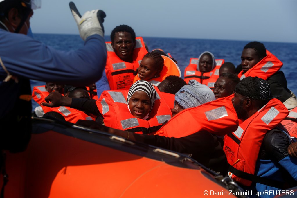 More than 800 migrants rescued at sea - InfoMigrants
