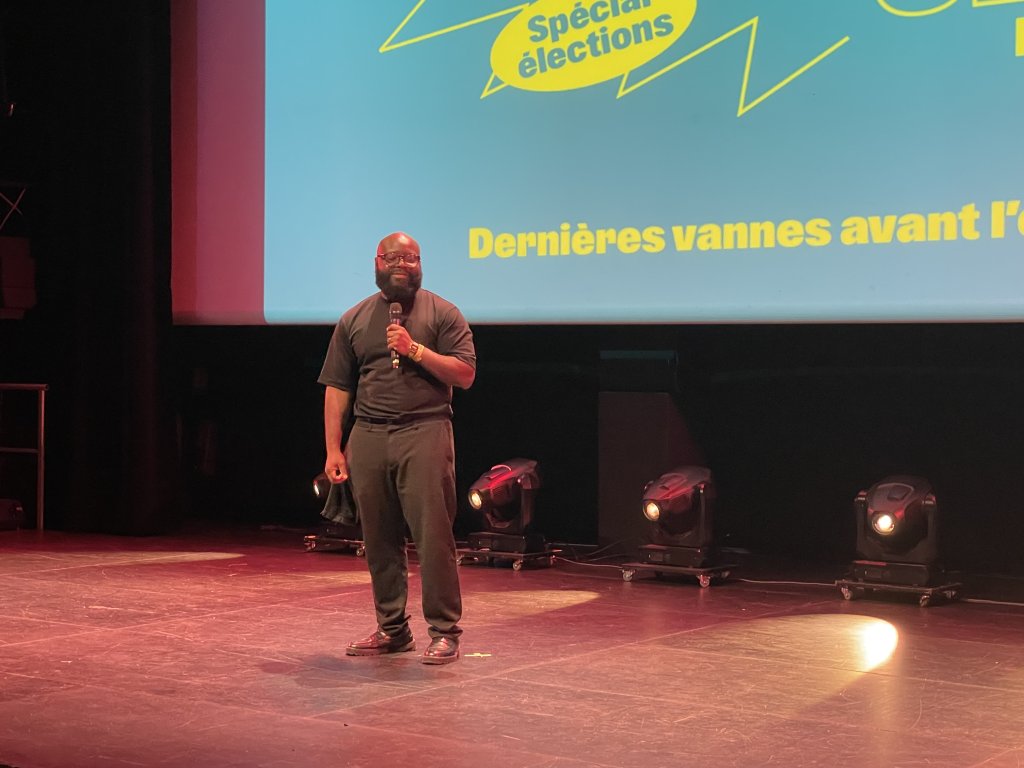 À Paris, un "Comedy club" d’humoristes immigrés pour rire "avant l ...